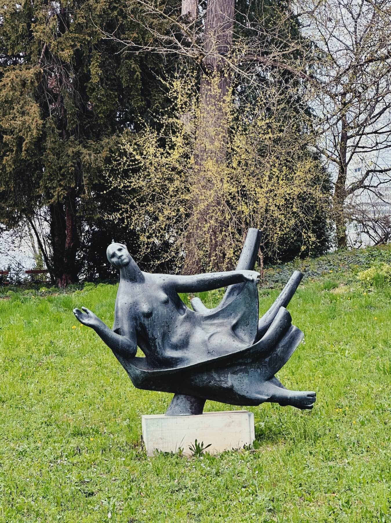 The floating one by Hans Geissberger - Matthias Maier